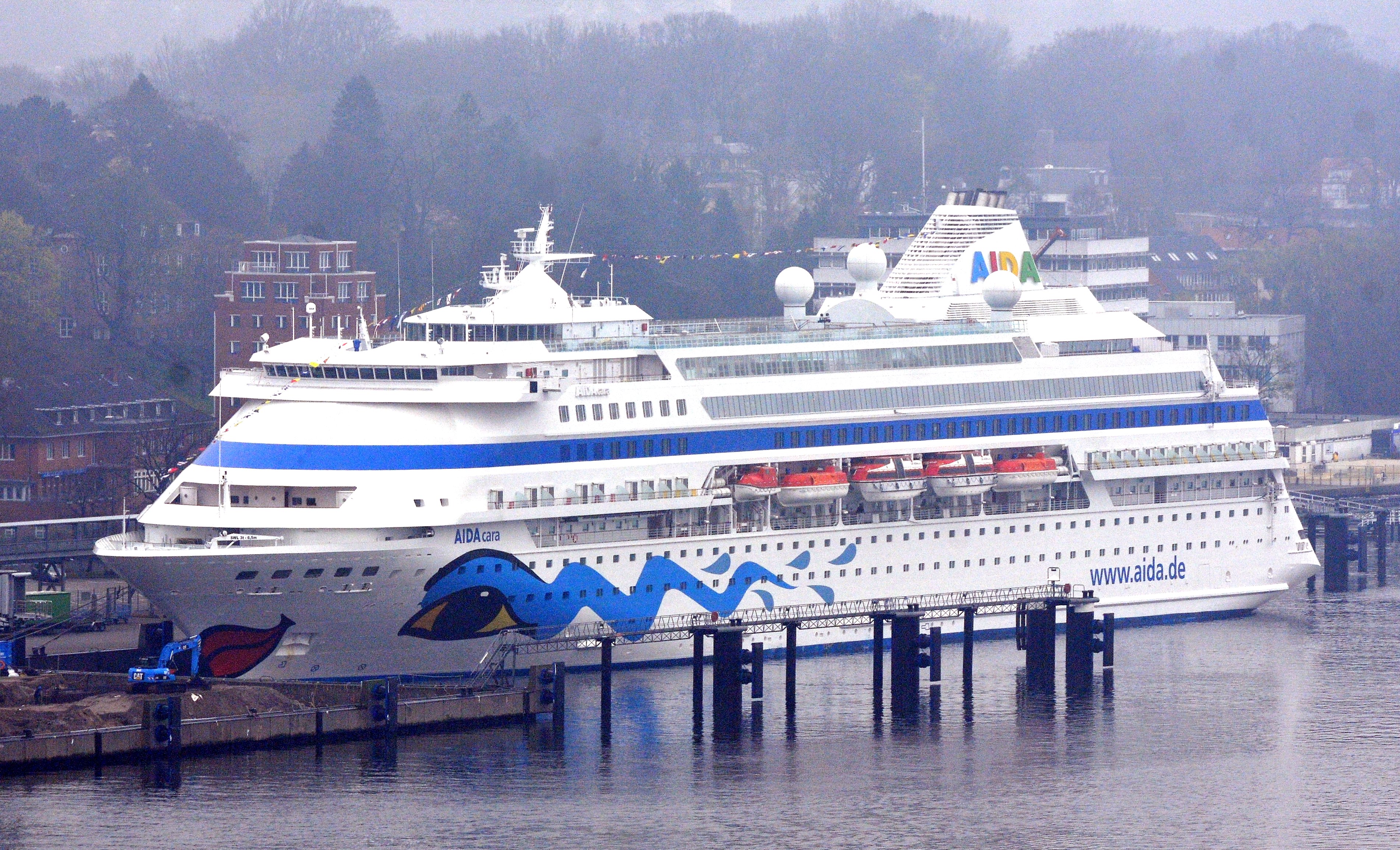 AIDAcara eröffnet Kreuzfahrtsaison in Kiel - Reisen rund um ...